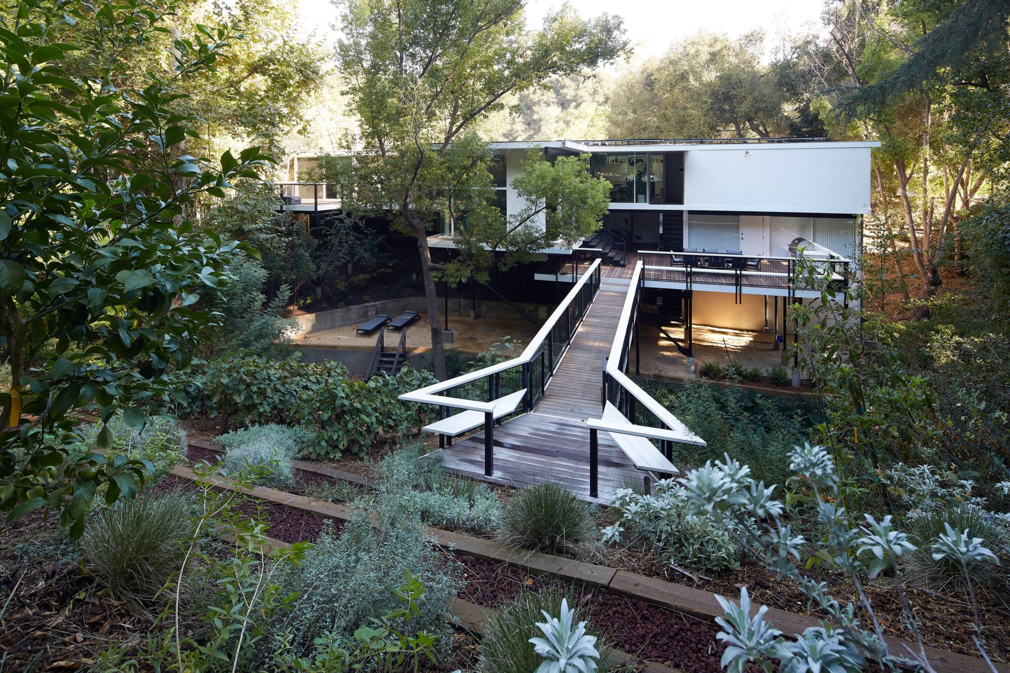 Puelicher House | Bronstruction